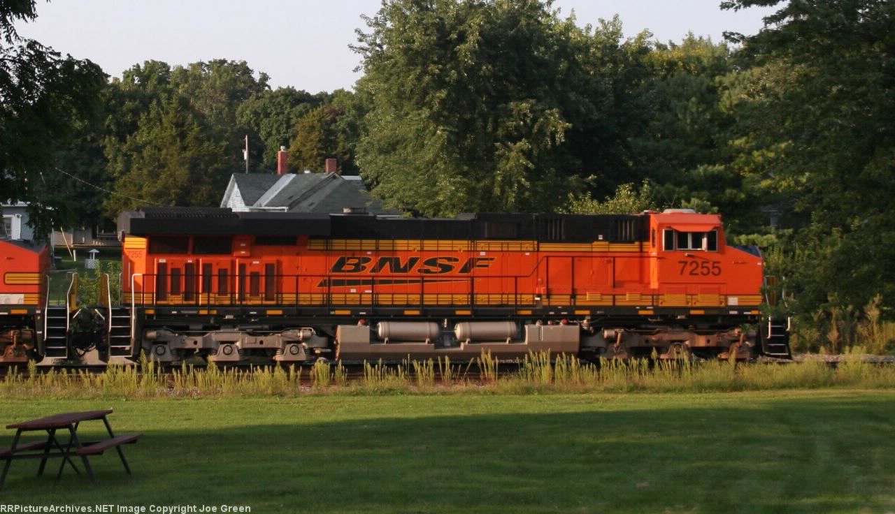 BNSF 7255